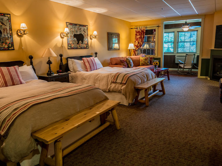 Home - The Common Man Inn & Spa